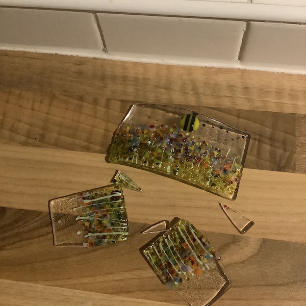 Fused Glass Meadow Mini Bend - Bee - Etsy UK