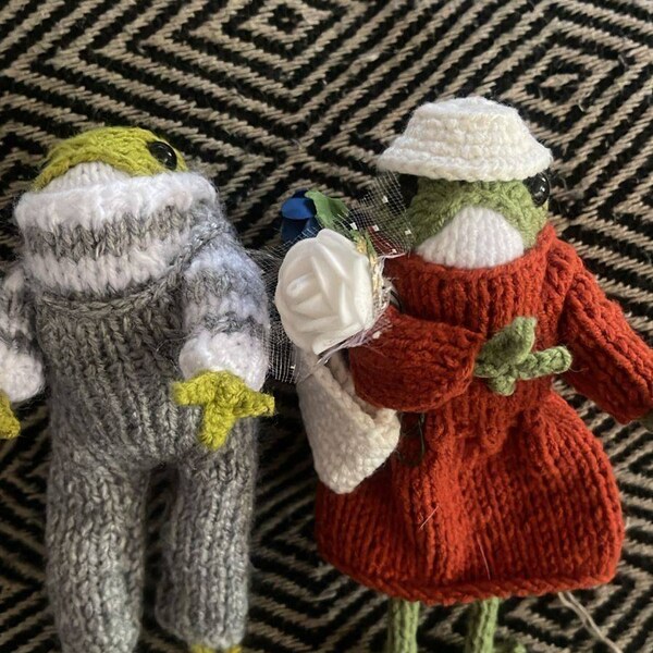 Cute Green Frog With Sweater,froggie Frog Crochet,amigurumi Frog ...