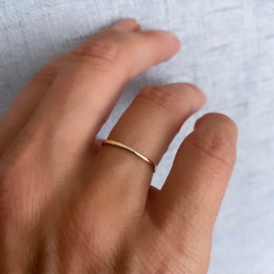 14k Solid Gold 1mm Thin Wedding Band / Minimalist Wedding Ring - Etsy