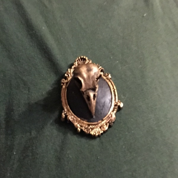 Bronze Raven Skull Brooch, Bird Skull Cameo , Faux Taxidermy, Gothic ...