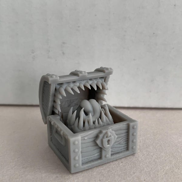 Opening Mini Mimic-you Can Close and Open It! Looks Like an Innocent ...