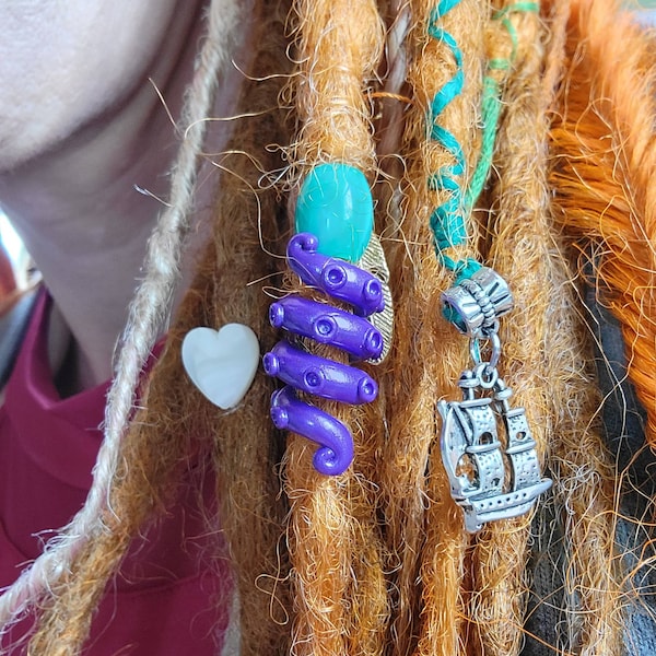 Lip Necklace Pastel Pink Violet Devil Creepy Vampire Hot Lips Mouth ...