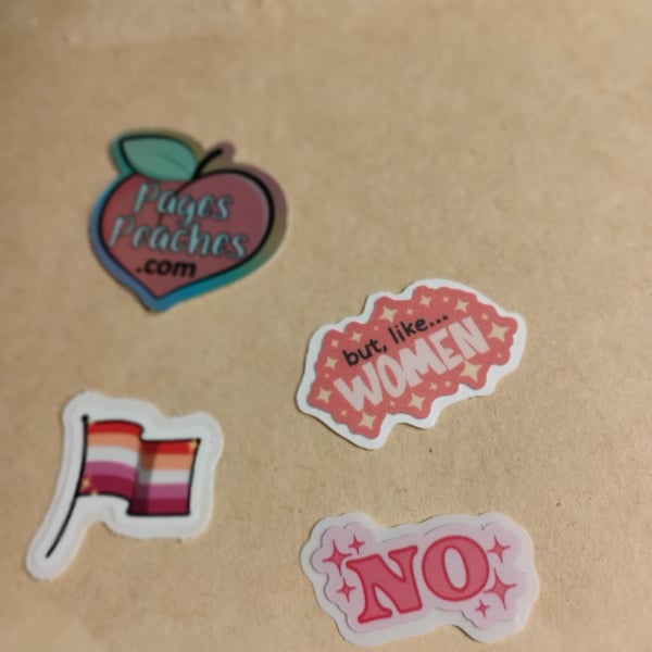 Small Heart Worm Sticker Mini Waterproof Waterbottle Stickers Tiny ...
