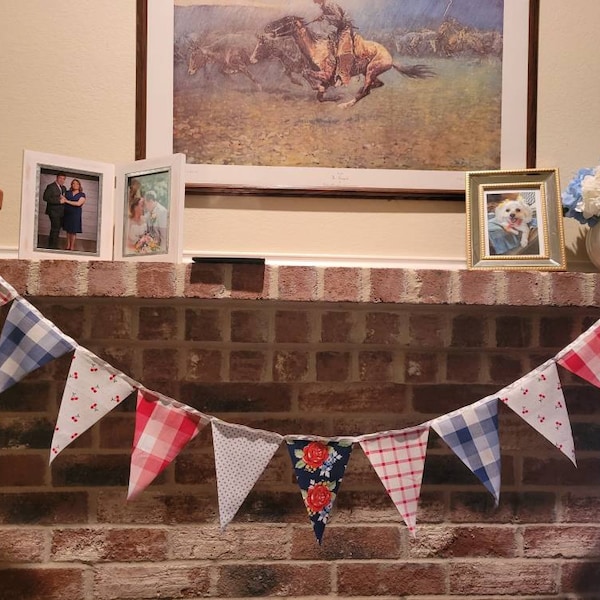 Picnic Gingham Banner, Bunting, Fabric Pennant Floral Garland Flags ...