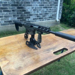 Punisher AR-15 Magwell Stand - Etsy