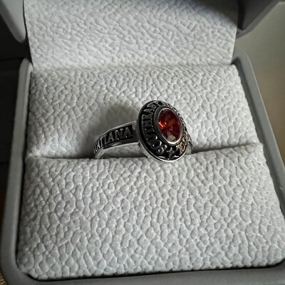 Women's Class Ring Fully Customized for High School and College Grads ...