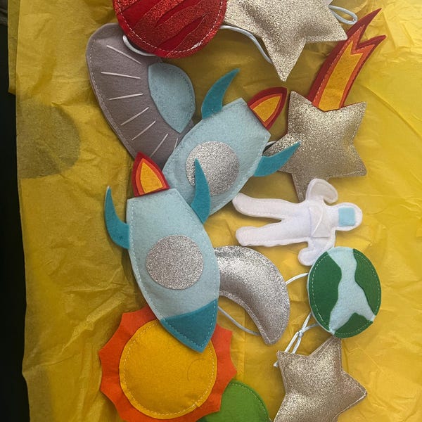 Felt Space Bunting Garland: Rocket, Planet, Astronaut Nursery Decor - Etsy