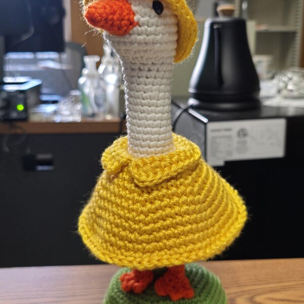 PATTERN ONLY! Crochet Desk Goose PDF Pattern, Bonus: Rain Hat and ...