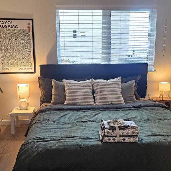 Sage Green Line Flower Art, Daisy Line Art, Flower Line Drawing ...