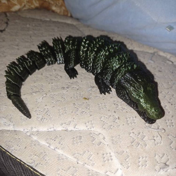 Giant Gator Flexi Articulated Alligator| Desk Toys | Valentine Gifts ...