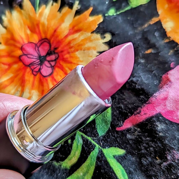 Lavender Fields Matte Liquid Lipstick. Purple. Glossy to Matte. Makeup ...