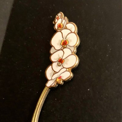 White Orchid Floral Enamel Pin, White Flowers Gift, Flower Lover Pin ...