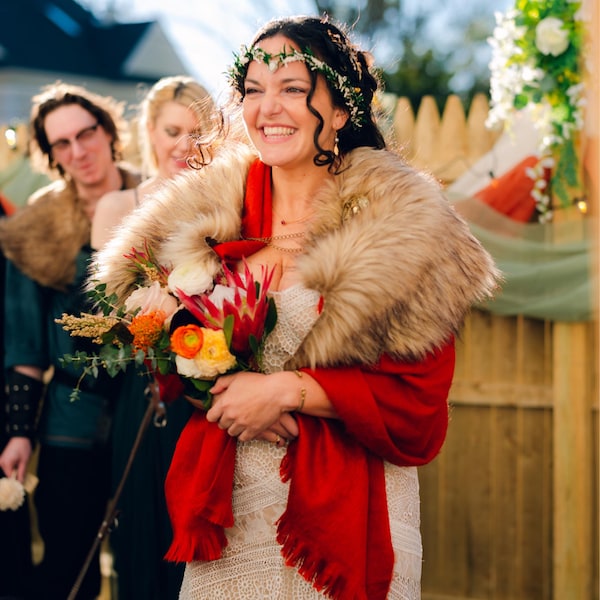 NEW! Valkyries Wedding Set, Norse Wedding, Viking Bridal Gown With Fur ...