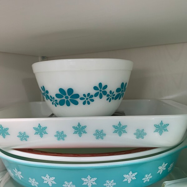 Pyrex Agee Daisy Chain Line Vinyl Decal - Etsy