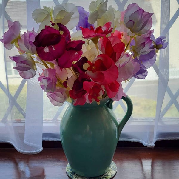 8 X Tea Roses, Small Silk Bouquet, Mixed Open Roses and Rose Buds ...