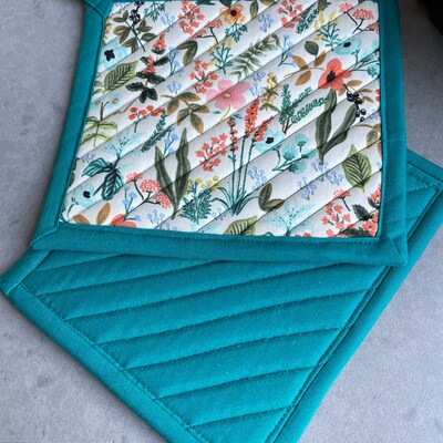 Pair 2 Oversized Handcrafted Quilted Potholders Hotpads Trivets,tasty ...