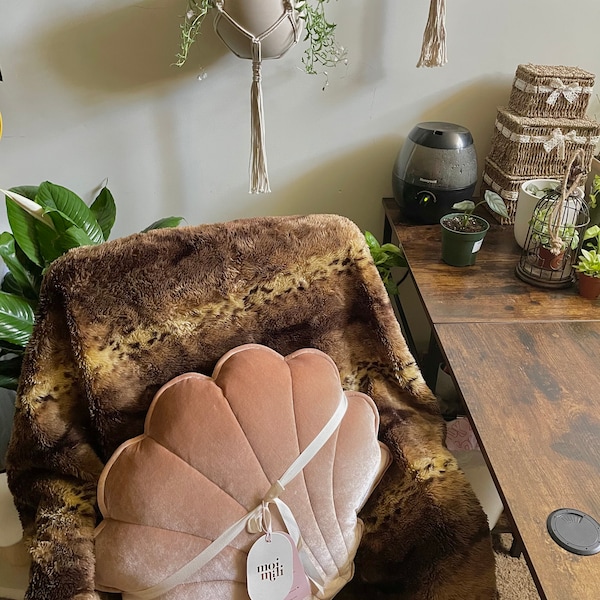 Velvet Shell Pillow “beige Pearl”, Decorative Shell Pillow, Velvet ...