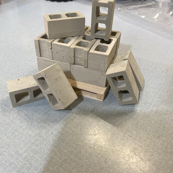 Mini Cinder Blocks Made of Cement With Pallet - Premium Quality - 1/12 ...