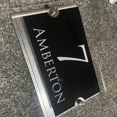 Acrylic & Aluminium Personalised Wall Plaque House Number PARA5-28WB-S ...