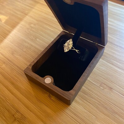 Flip-up Engagement Ring Box / Pocket Proposal Ring Holder / - Etsy