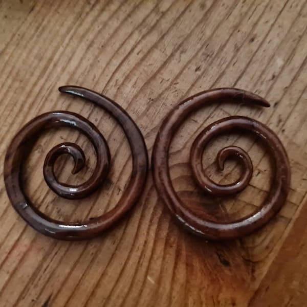 Tribal Wood Spiral | Ear Expanders / Stretchers - Etsy