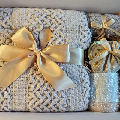 Classy Gift Basket for Women Cozy Gift Box With Blanket, Socks, Candle ...