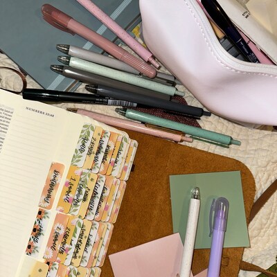 Customizable Floral Grad Cap Decoration Self-adhesive Hydrangeas and ...