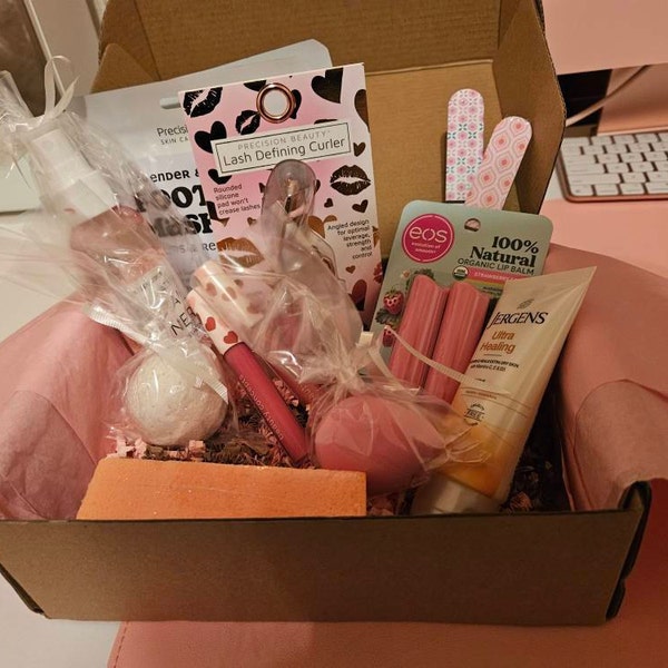 Preppy Pink Gift / for Her / Southern Gifts / Punchy Beauty Package ...