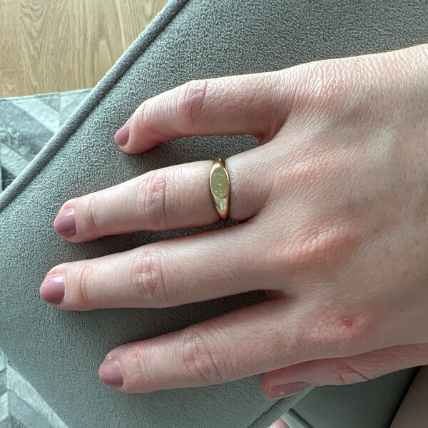 14k Solid Gold Tiny Signet Ring, Delicate Personalized Pinky Ring Women, Zodiac Monogram ...