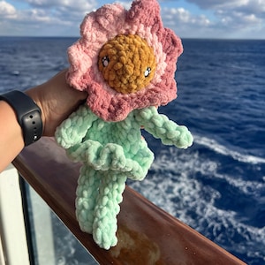Flower Friend Crochet Pattern, Sunflower Amigurumi Plush Lovey, Pattern ...