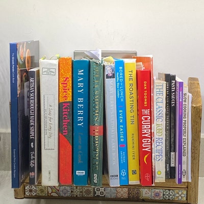 Custom XL Wall-mounted Book Shelf You Choose Size and Colour - Etsy