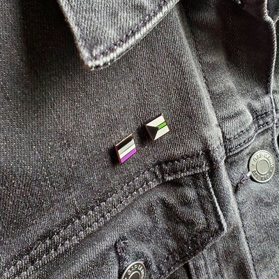 Mini Demiromantic Flag Pin LGBT Pride Badge Queer Aro Aromantic ...