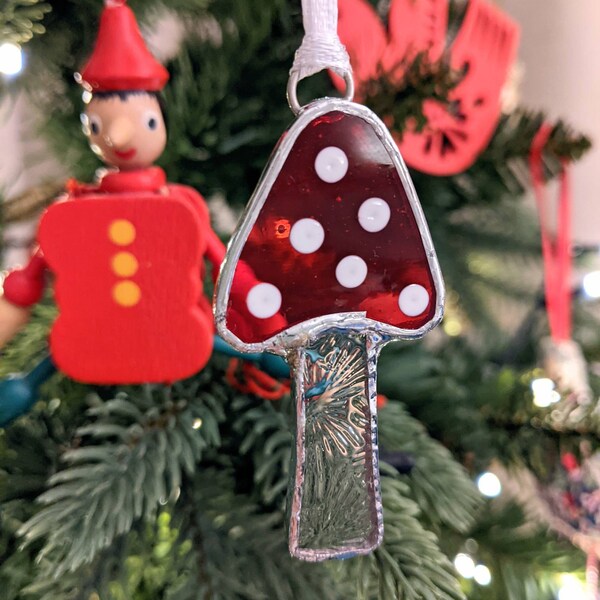 Small Stained Glass Toadstool Suncatcher, Mushroom Decor, Red Fly ...