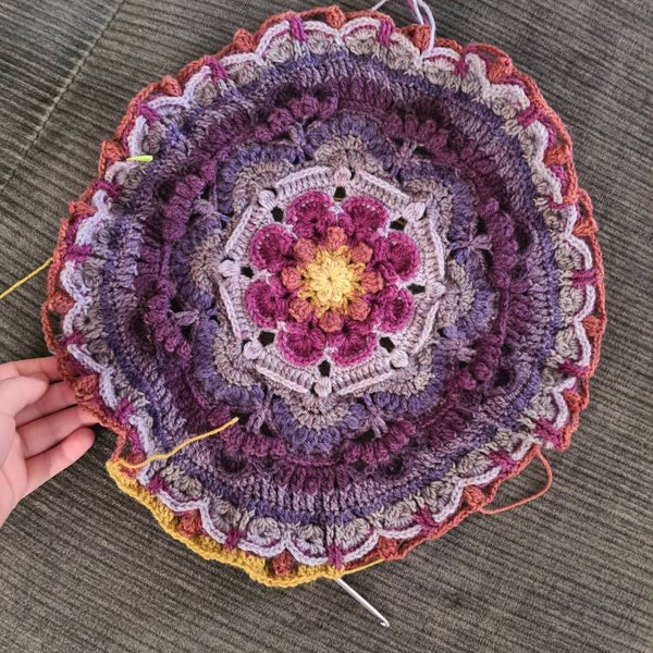 Blooming Joy Crochet Blanket Pattern: Vintage Vibe Photo Tutorial (PDF ...
