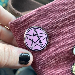 Chaos Star Pentagram Enamel Pin - Etsy