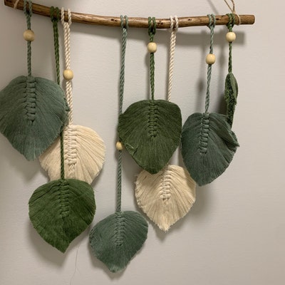 Green Leaves Macrame Wall Hanging, Macrame Feather Wall Decor ...