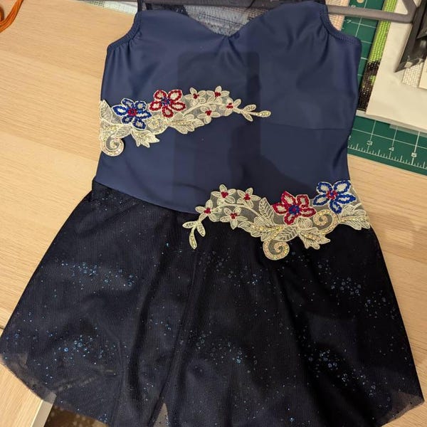 10 3cm Beautiful Satin Blue Padded Roses / Flowers and Leaves With ...