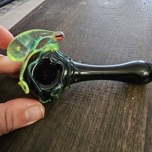 Facehugger Alien Pipe / Glass Spoon Pipe / Alien Movie / Xenomorph ...