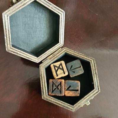 Norse Runes, Elder Futhark Divination Runic Dice, 4 Wooden Dice With ...