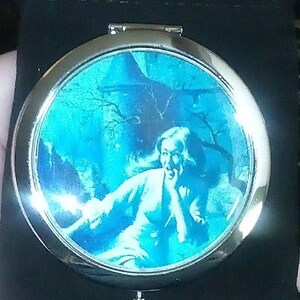 Pill Box Creepy Lovers Alien With Woman Vintage Bizarre Creepy Eerie ...