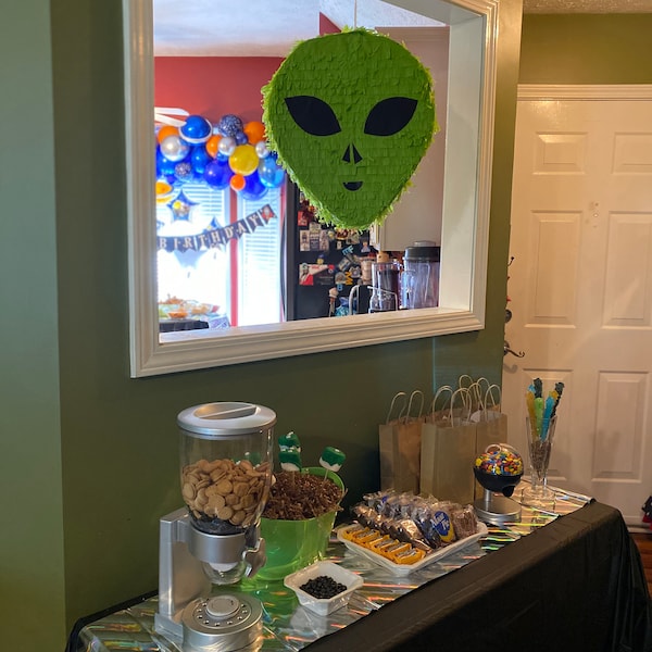 Area 51 Ready to Ship Alien Pinata Halloween Party Favor Out of This ...