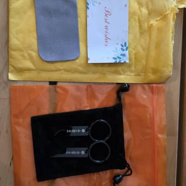 Customized 20 Photos Mini Album Keychain, Photo Scrapbook Keyring ...