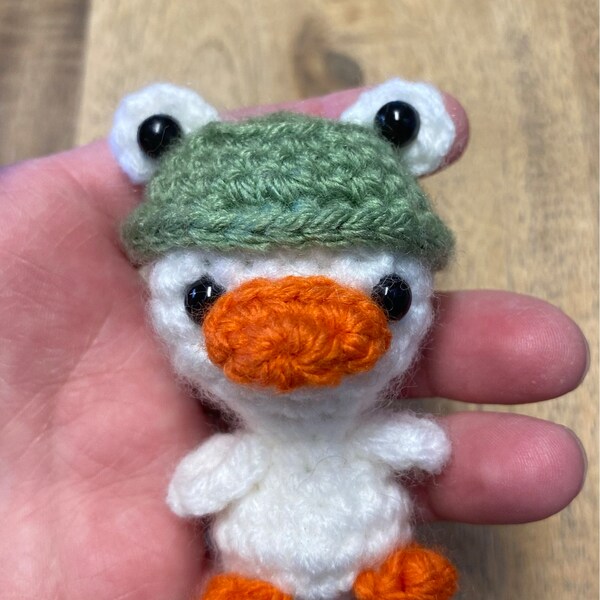 DIGITAL PATTERN of Amigurumi Duck With a Frog Hat - Small Plush Duck Frog Keychain Pattern Pdf ...