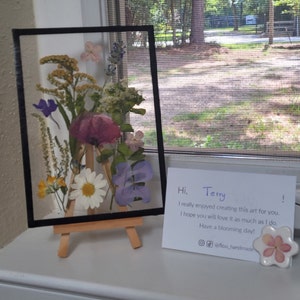 Pressed Flowers Frame Stained Glass Decor Dried Flower Art in Circle ...
