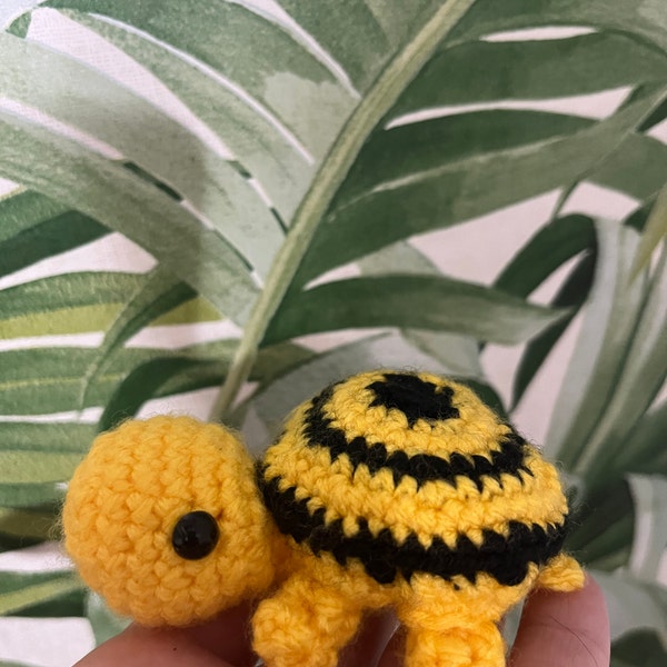 Turtle No Sew Crochet Pattern, Bumble Bee Turtle Pattern, Daisy Turtle ...
