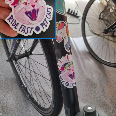 Large Hissing Cat on a Fixie Vinyl Sticker - Etsy