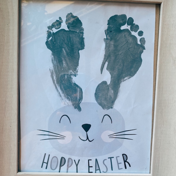 Hoppy Easter / Footprint Handprint Art / Cute Bunny Feet / Happy Easter ...
