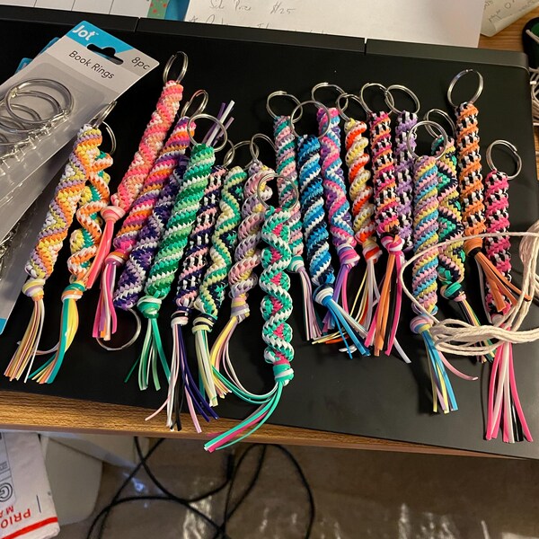 CUSTOM! Gimp Keychain, Boondoggle Keychain Kit, Rexlace Keychain Kit - Etsy