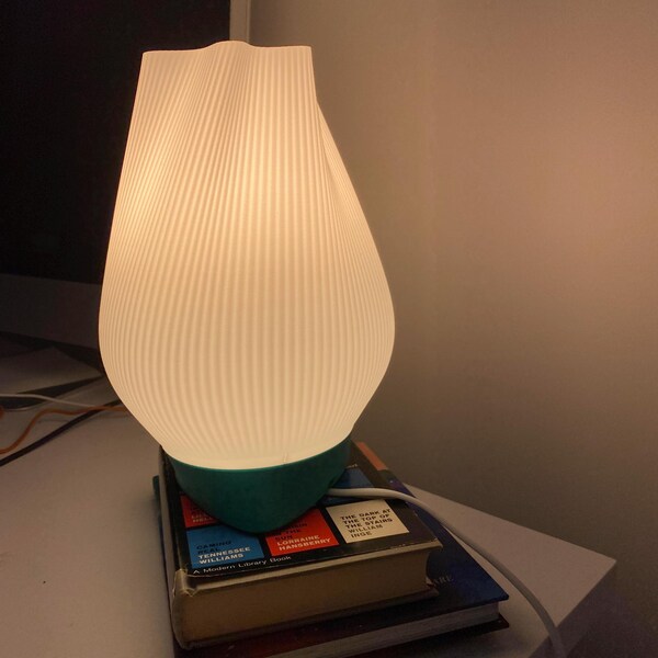FLOURISH LAMP | STL 3MF 3D Printing Files, Small Wavy Table Lamp ...