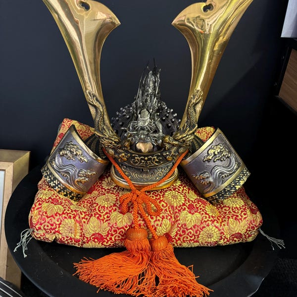 Decorative Traditional Japanese Vintage Samurai Helmet, Kabuto With Bow ...
